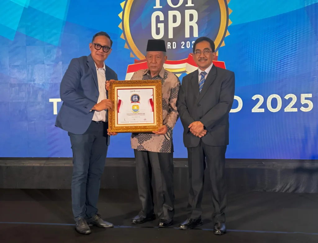 Pemerintah Provinsi Jambi Terima Penghargaan TOP GPR Award 2025 - DETAIL.ID